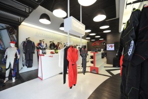Alpinestars เปิดตัว Auto Flagship Store Racing & Karting แห่งแรกในโลก ...