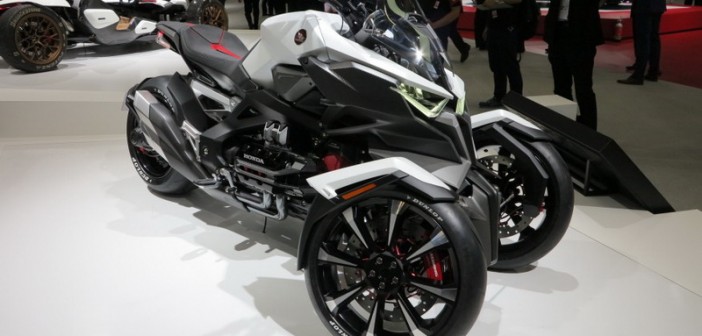 ยืนยันด้วยสิทธิบัตร ทำแน่ Honda NeoWing 3 ล้อ Hybrid ไร้ขาตั้ง มากับ ...