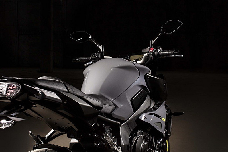 Yamaha-MT-10_11 - Motorival.com