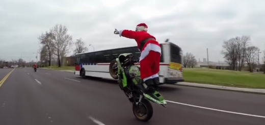 ฉลองคริสต์มาส กันกับ Santa Stunt - Motorival.com