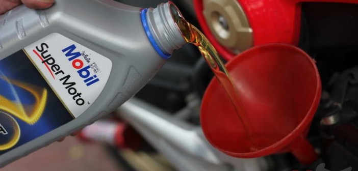 Tips Trick : ตัวเลขต่างๆ บนน้ำมันเครื่อง มีความความหมายอย่างไร มาตรฐาน API, SAE, และ JASO คือ ...