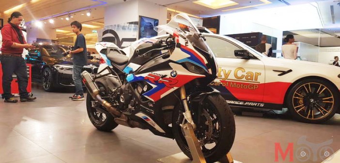 พาชม เจาะรายละเอียด BMW S1000RR Official Bike MotoGP คันเป็นๆ ในไทย ...