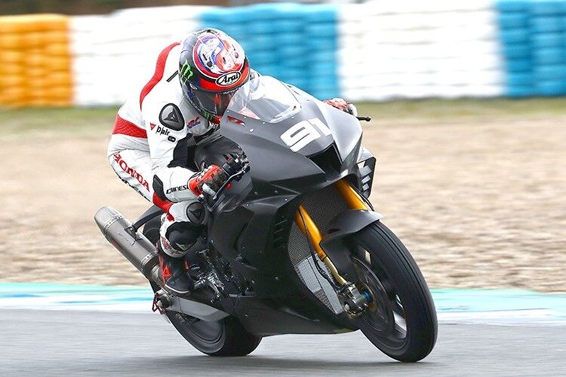 ลงสนามครั้งแรกก็เร็วกว่าใคร Haslam ควบ CBR1000RR-R เร็วสุด 2020 WSBK ... ลงสนามครั้งแรกก็เร็วกว่าใคร Haslam ควบ CBR1000RR-R เร็วสุด 2020 WSBK ...